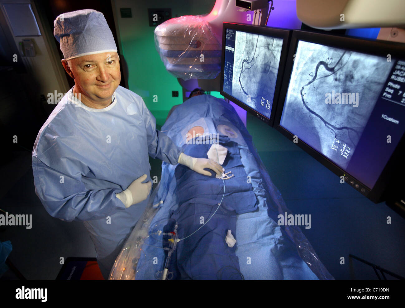 Health care doctor heart hi-res stock photography and images - Alamy