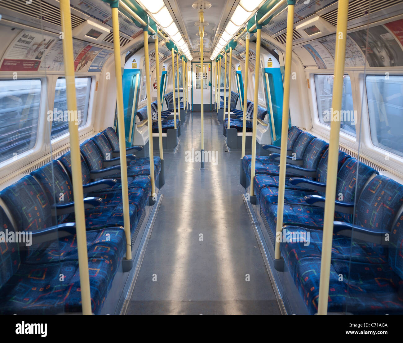 Empty london underground carriage hi-res stock photography and images ...