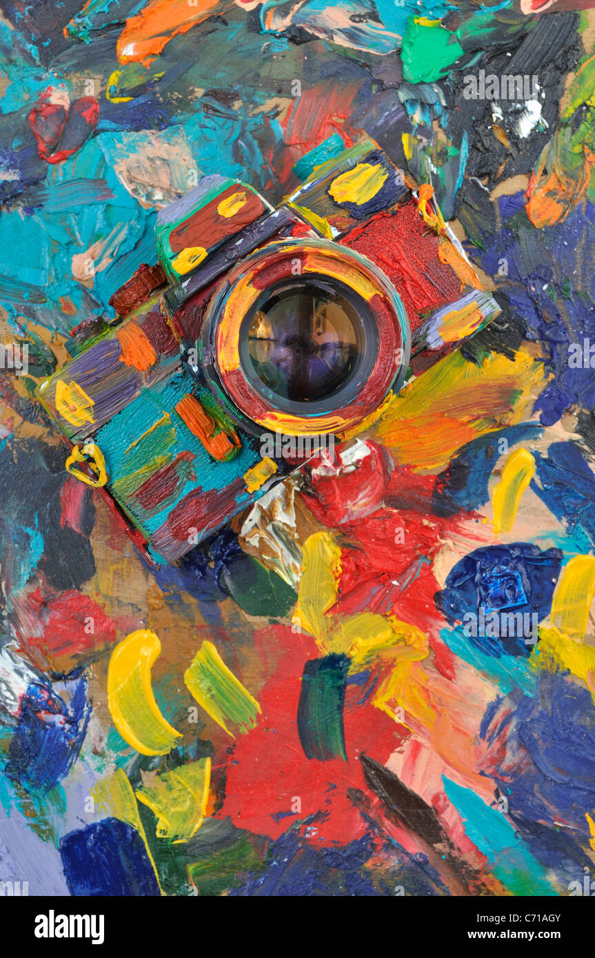 Camera painting hi-res stock photography and images - Alamy