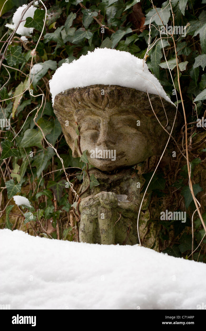 Elf statue hi-res stock photography and images - Alamy