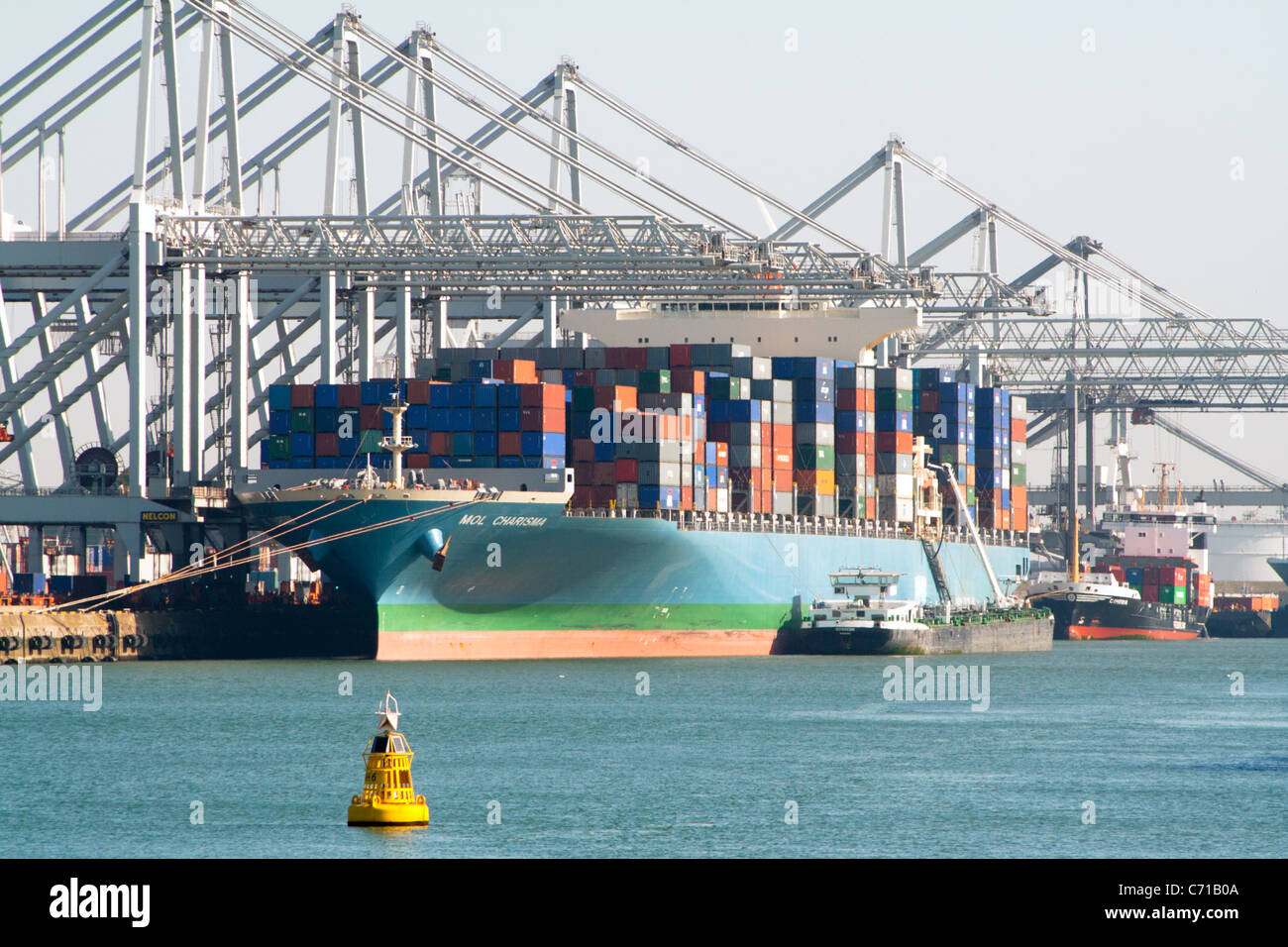 Harbor cranes in port hi-res stock photography and images - Alamy