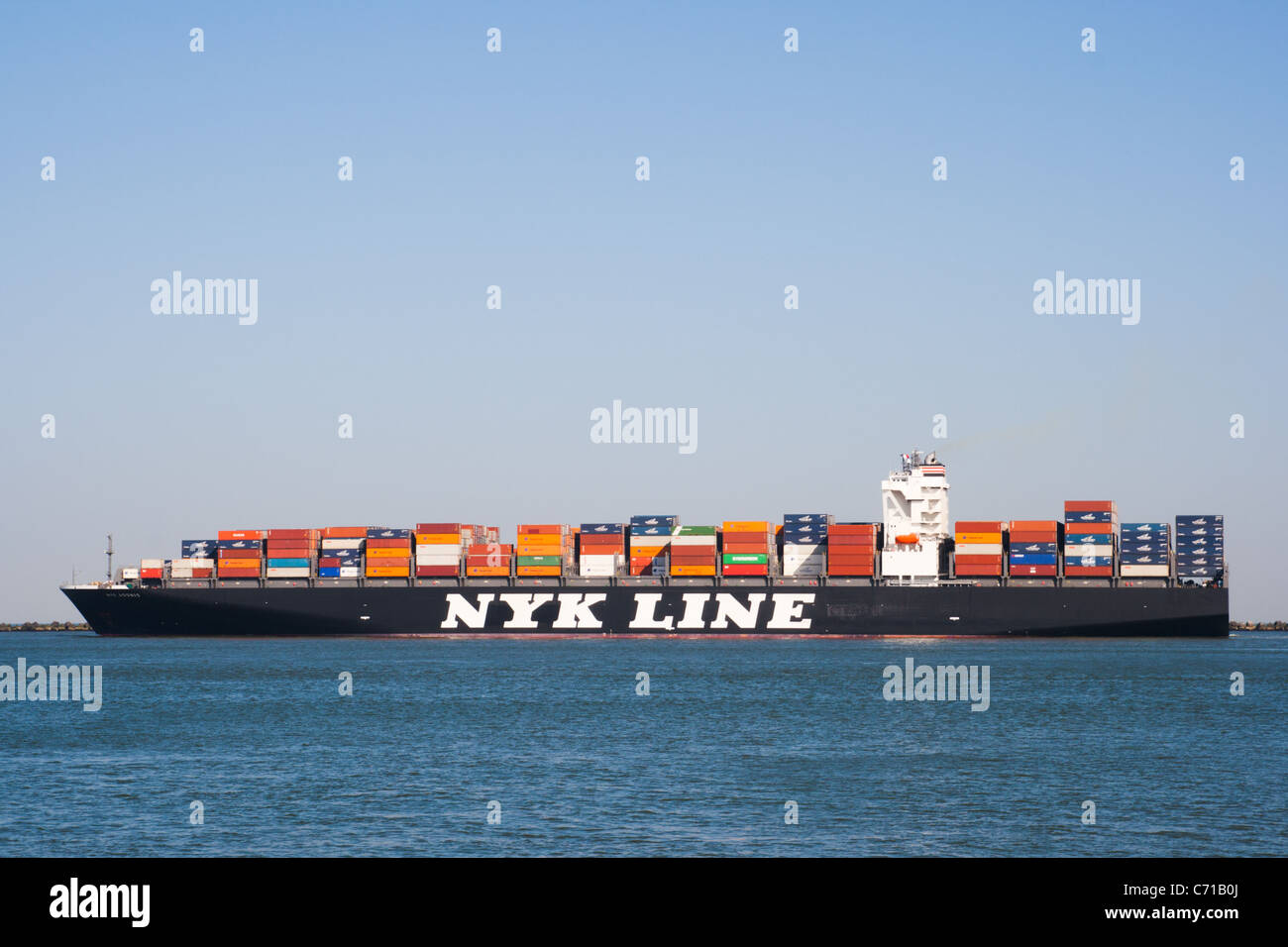 Shipping container maritime shipping hi-res stock photography and ...
