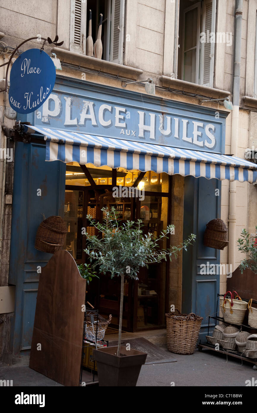 Huiles hi-res stock photography and images - Alamy