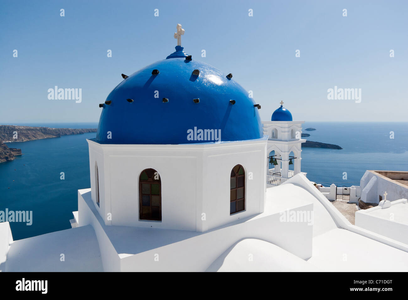 Famous blue domes of santorini hi-res stock photography and images - Alamy