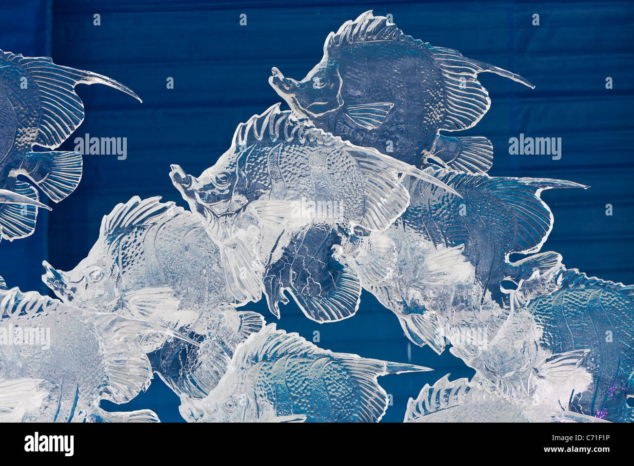 Sculpture of a school of fish hi-res stock photography and images - Alamy