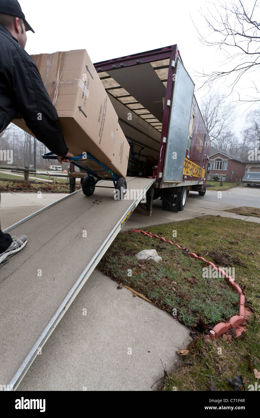 Home shifting ramp hi-res stock photography and images - Alamy