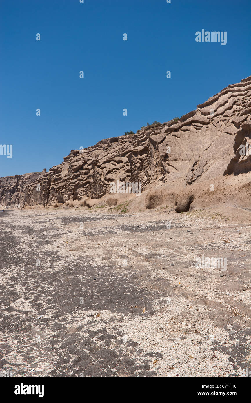 Volcanic rocks at the beach hi-res stock photography and images - Alamy
