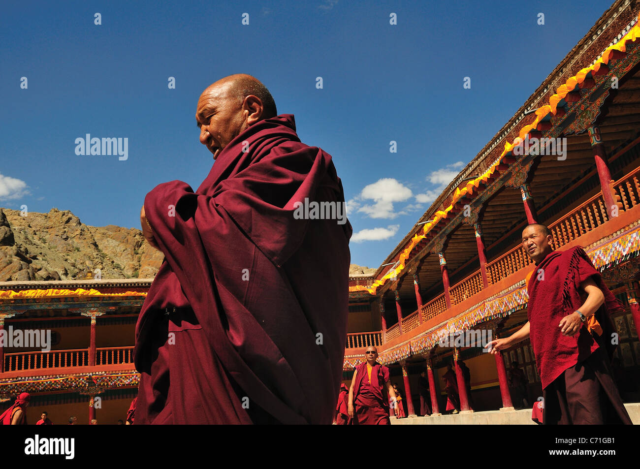 A day before the festival monks practicing dance at Hemis temple Stock ...