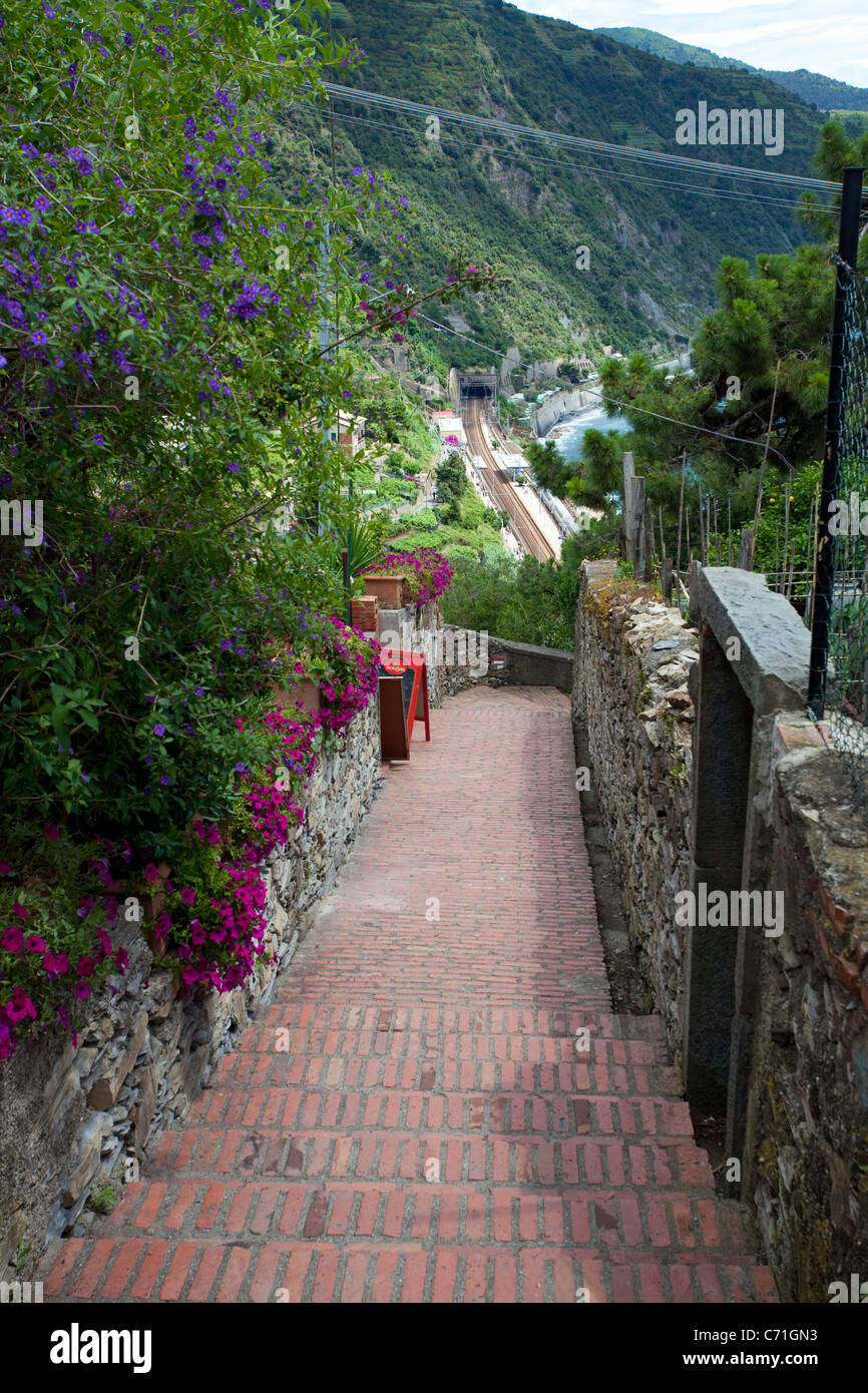 Rural alley at Corniglia, National park Cinque Terre, Unesco World ...