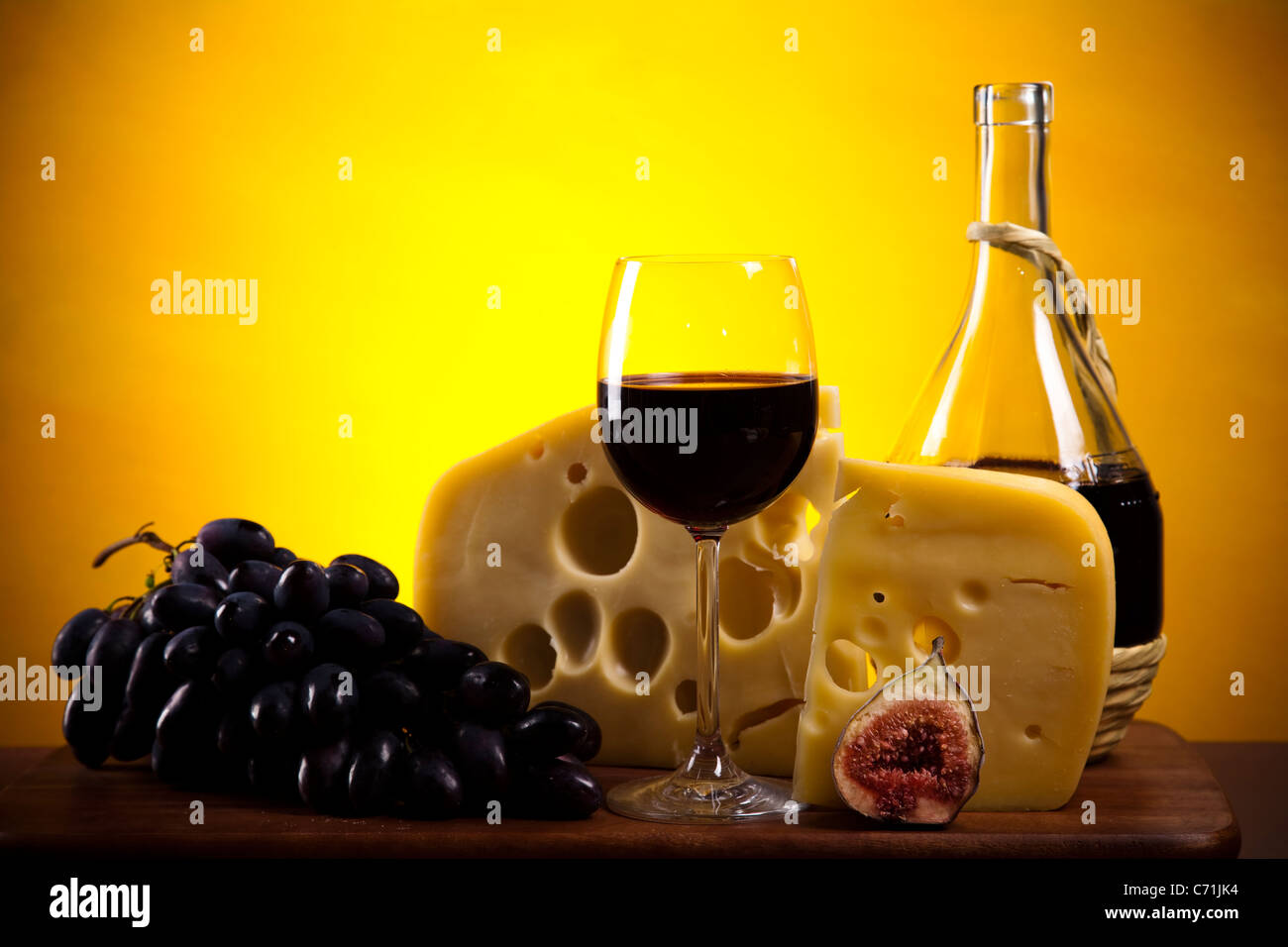 Wine and Cheese still life Stock Photo - Alamy