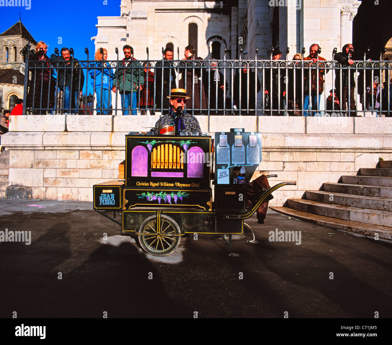Portable organ hi-res stock photography and images - Alamy