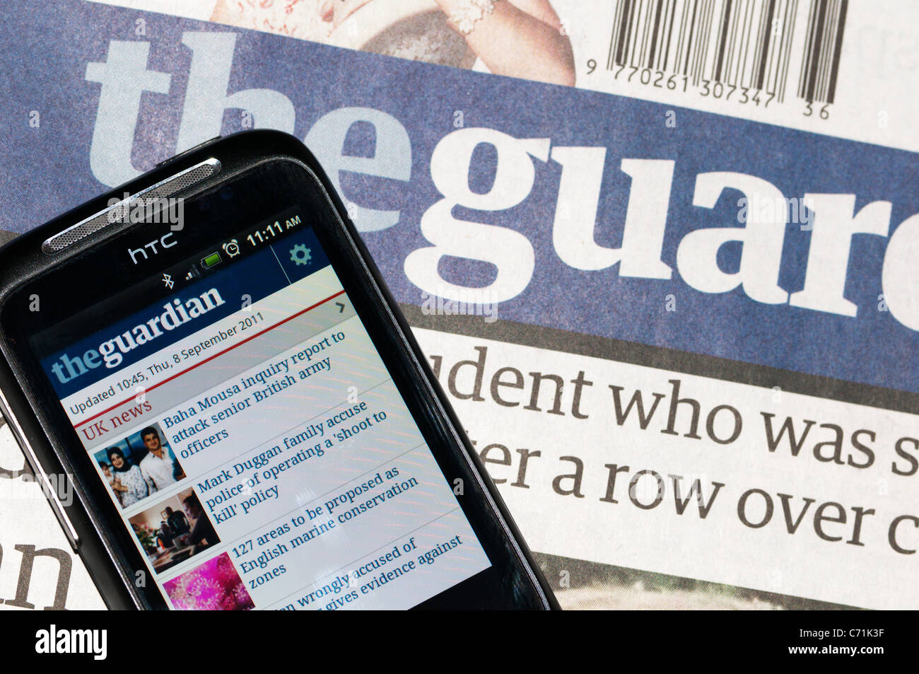 Guardian app newspaper hi-res stock photography and images - Alamy