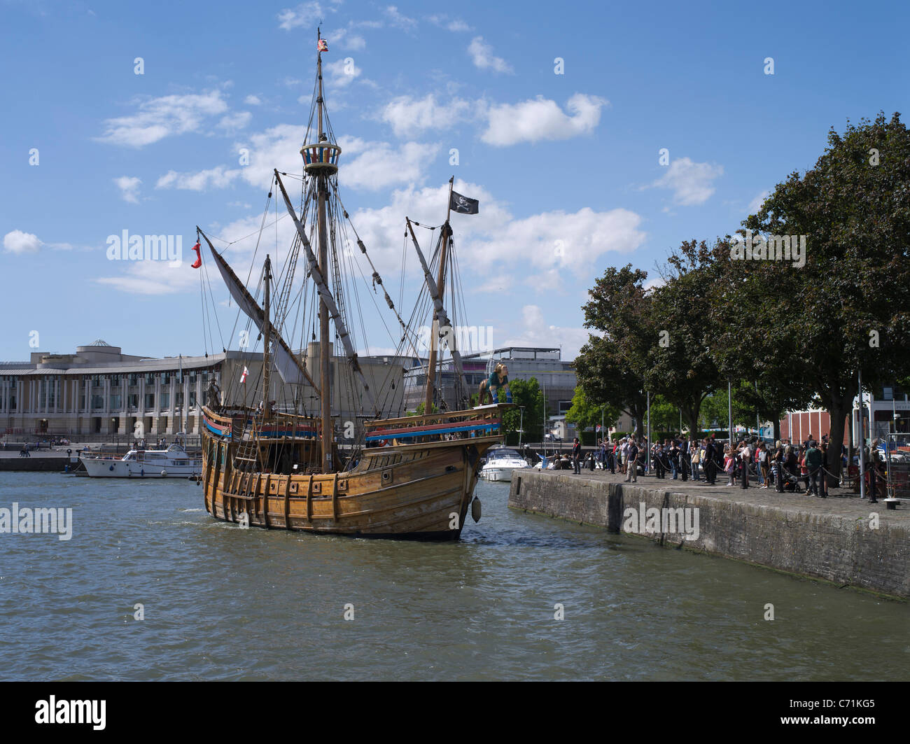 dh DOCKS BRISTOL Matthew replica sailing ship John Cabots boat bristol ...