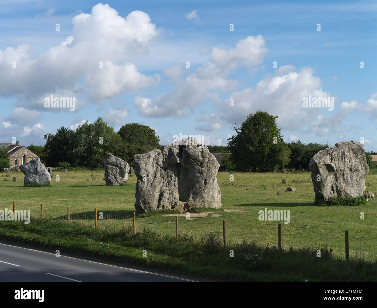 dh Avebury Stone Circle AVEBURY WILTSHIRE Neolithic standing stones by ...