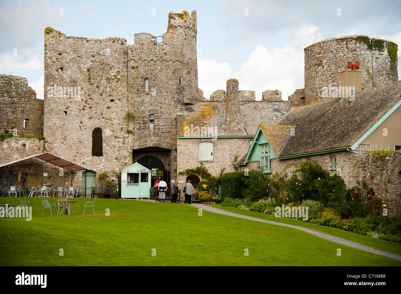 Castle interior hi-res stock photography and images - Alamy