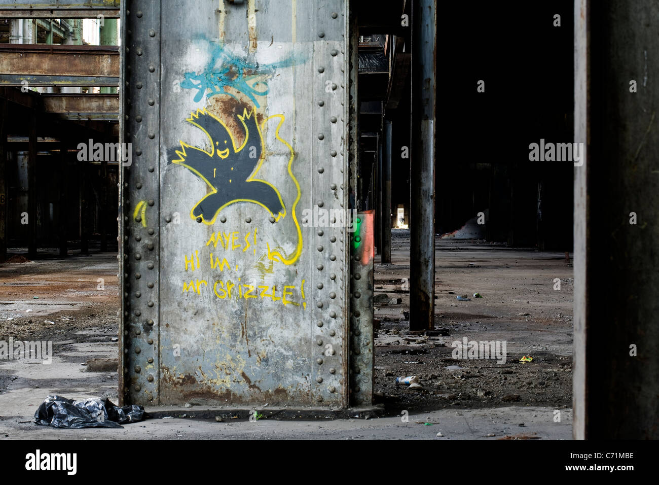 Inside old derelict warehouse hi-res stock photography and images - Alamy