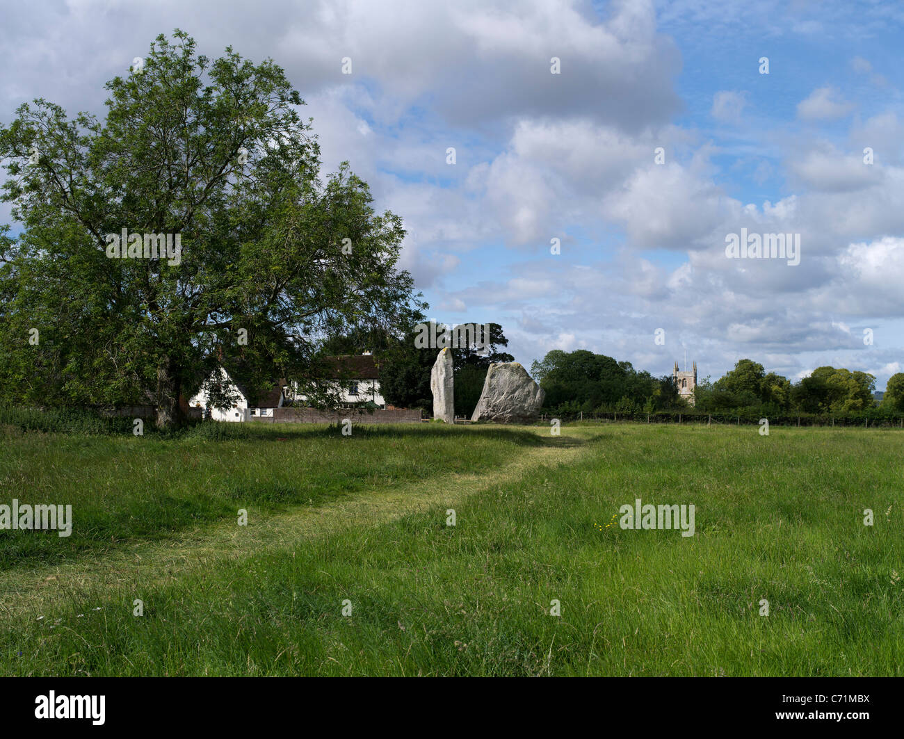 dh Avebury Stone Circle AVEBURY WILTSHIRE Neolithic standing stones ...