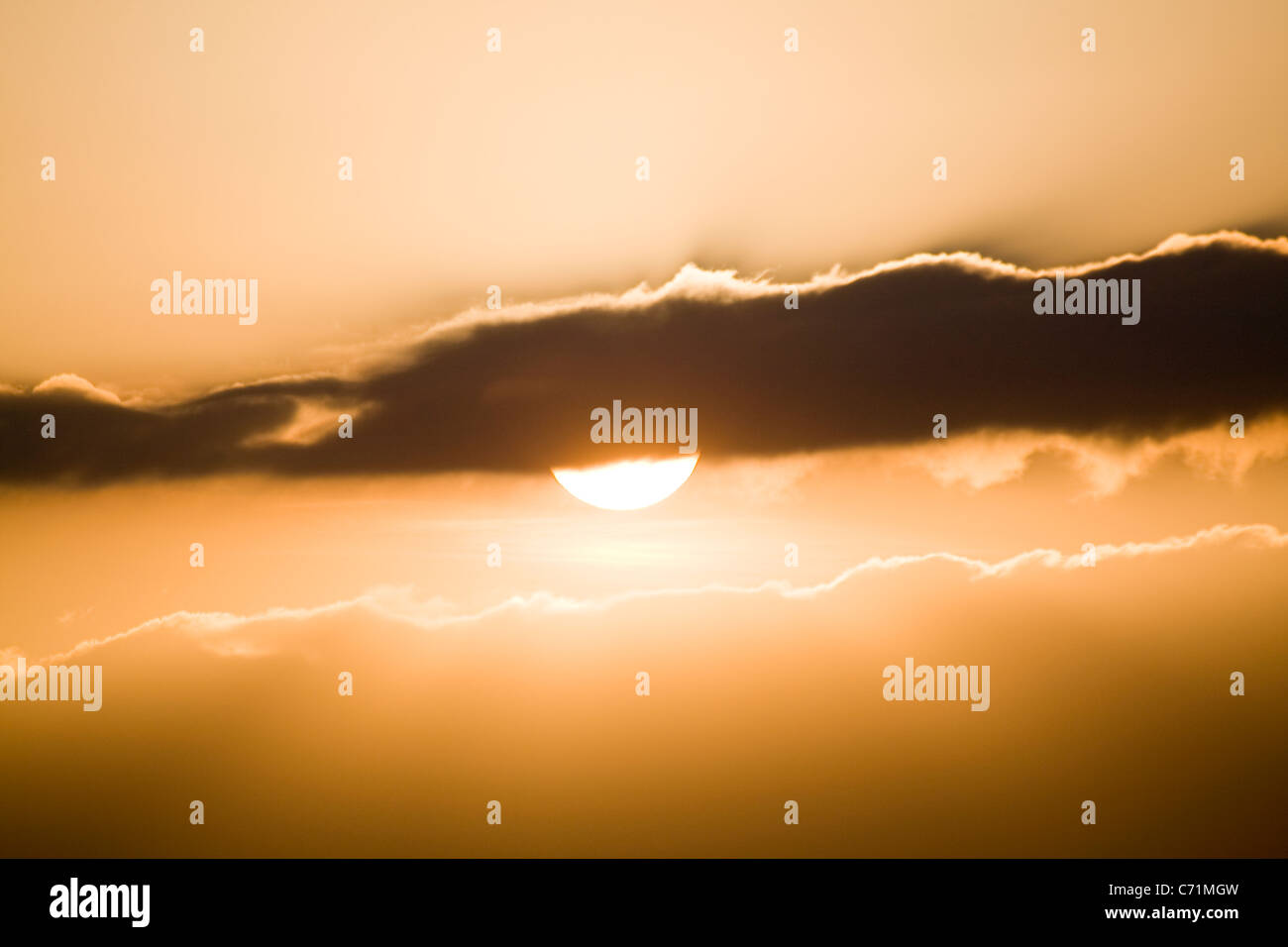 Light rays of the setting sun hi-res stock photography and images - Alamy