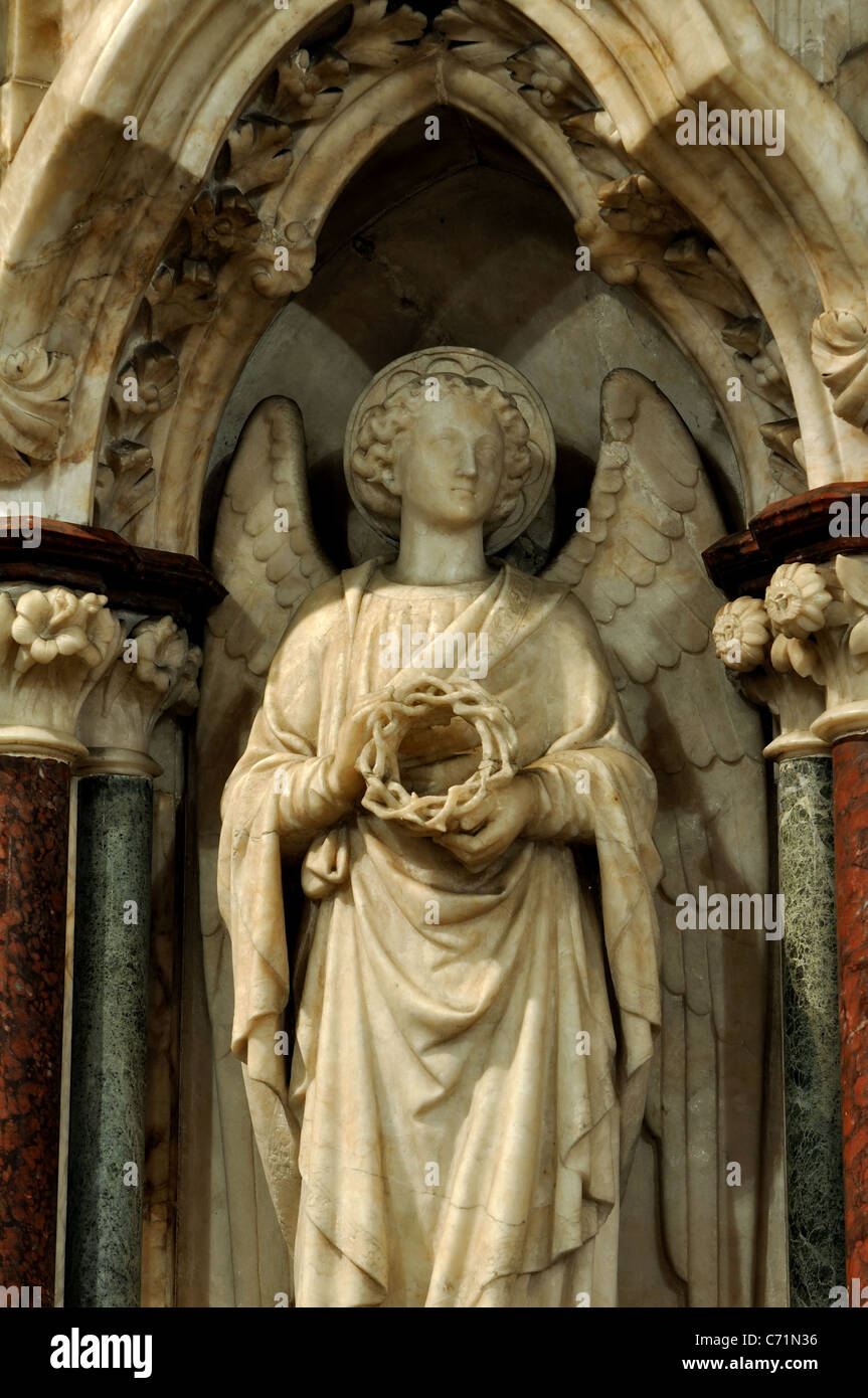 Angel with crown of thorns hi-res stock photography and images - Alamy