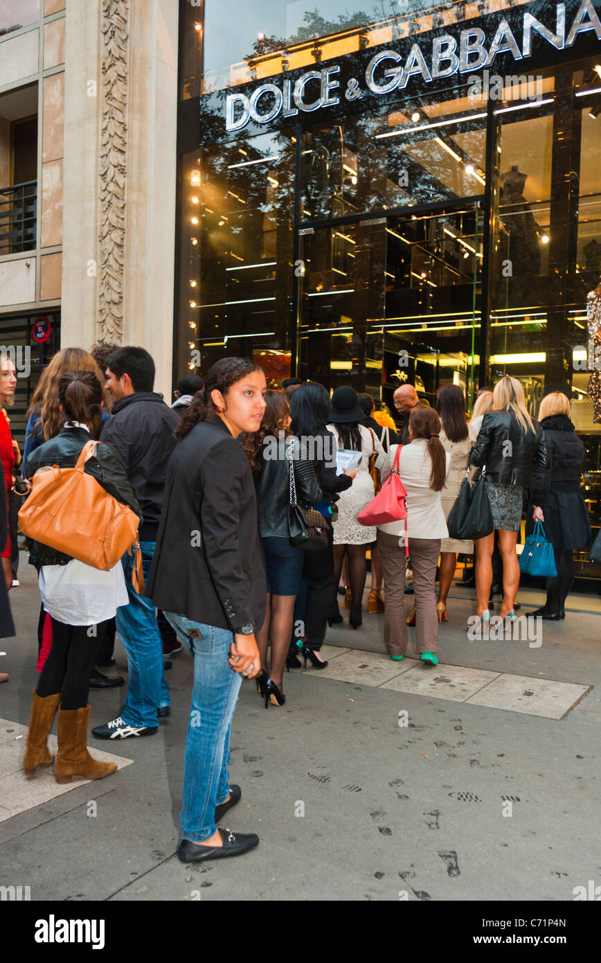 Teenagers Teens Queuing High Resolution Stock Photography and Images ...