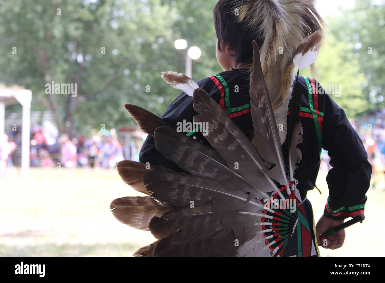 Pow wow dance child hi-res stock photography and images - Alamy