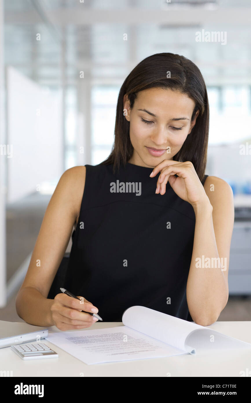 Portrait young woman document hi-res stock photography and images - Alamy