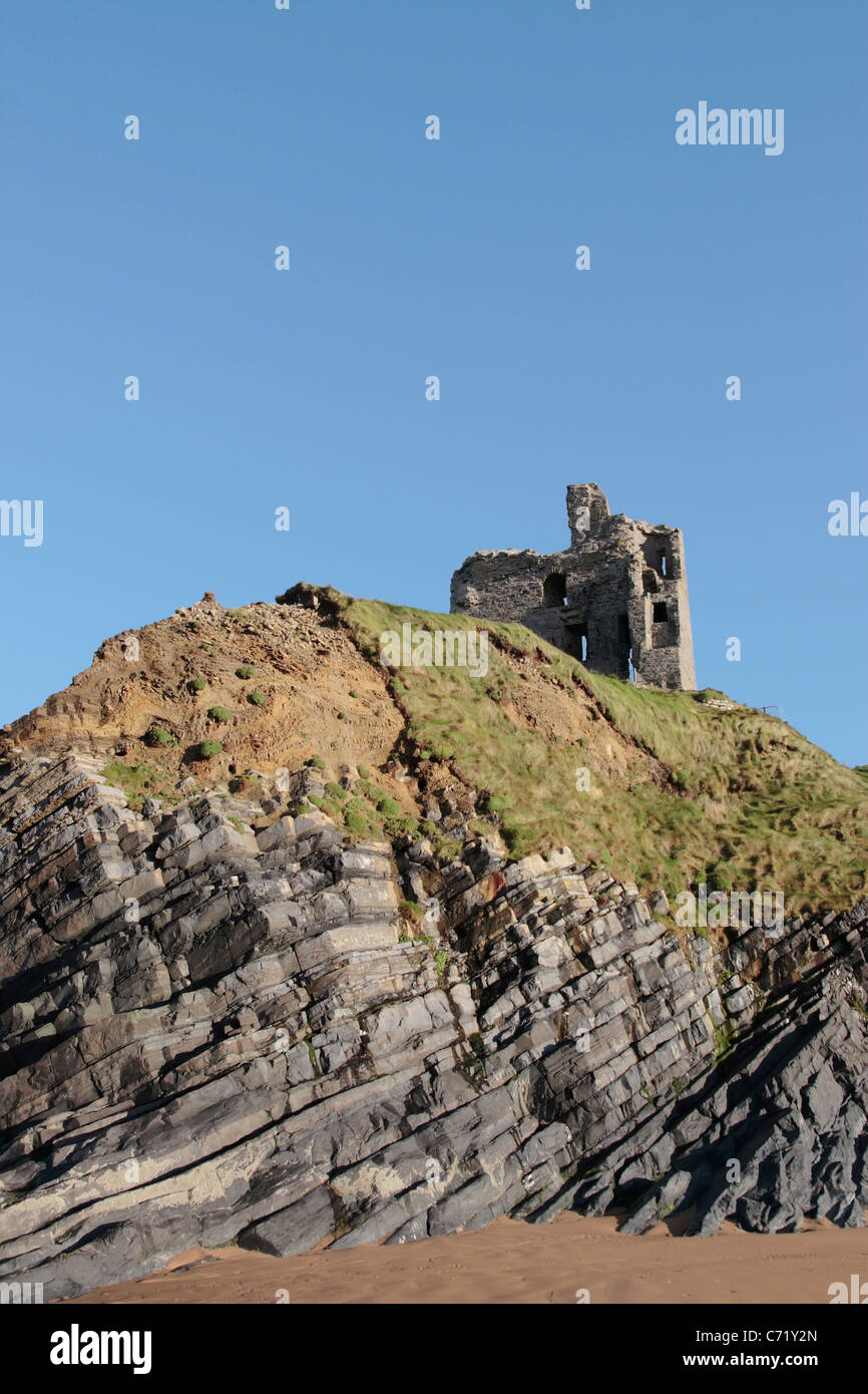 ballybunion castle on the rocks in the west coast of ireland Stock ...