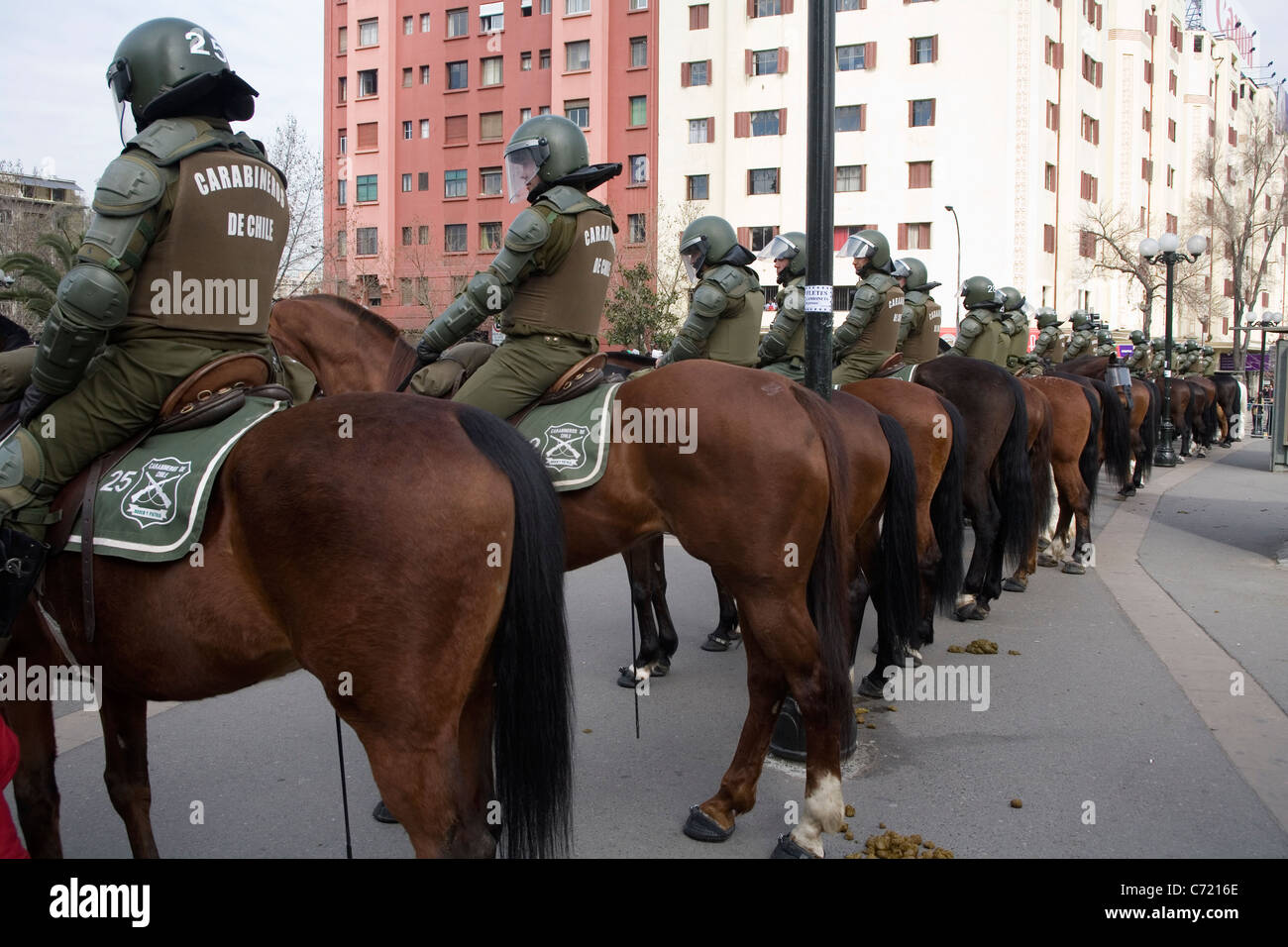 Riot police horses hi-res stock photography and images - Alamy