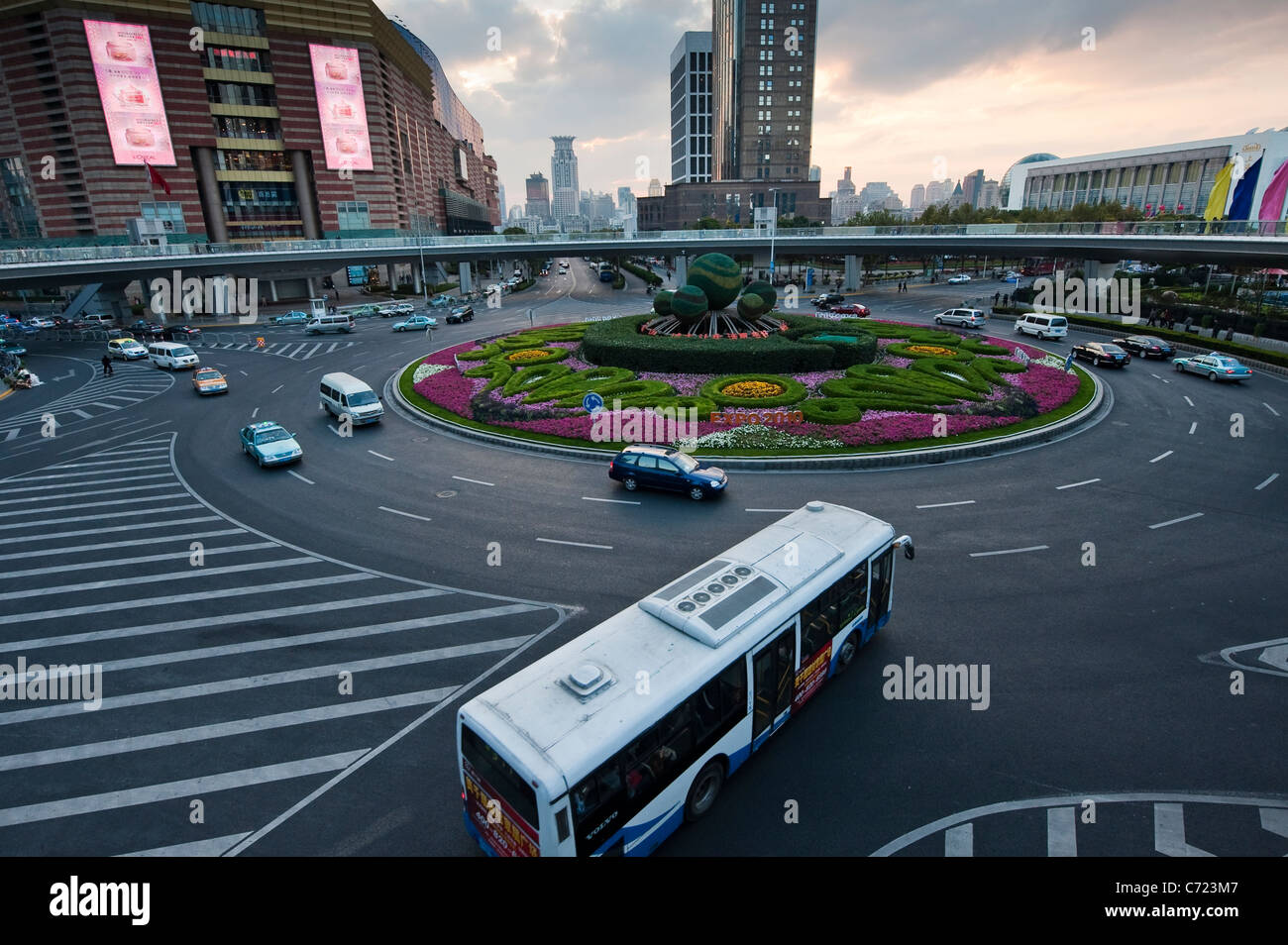 The chinese roundabout hi-res stock photography and images - Alamy