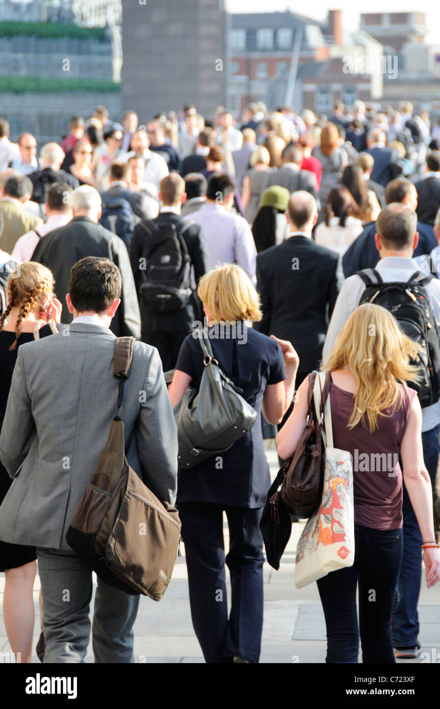 Crowded London Bridge office workers walking towards London Bridge ...