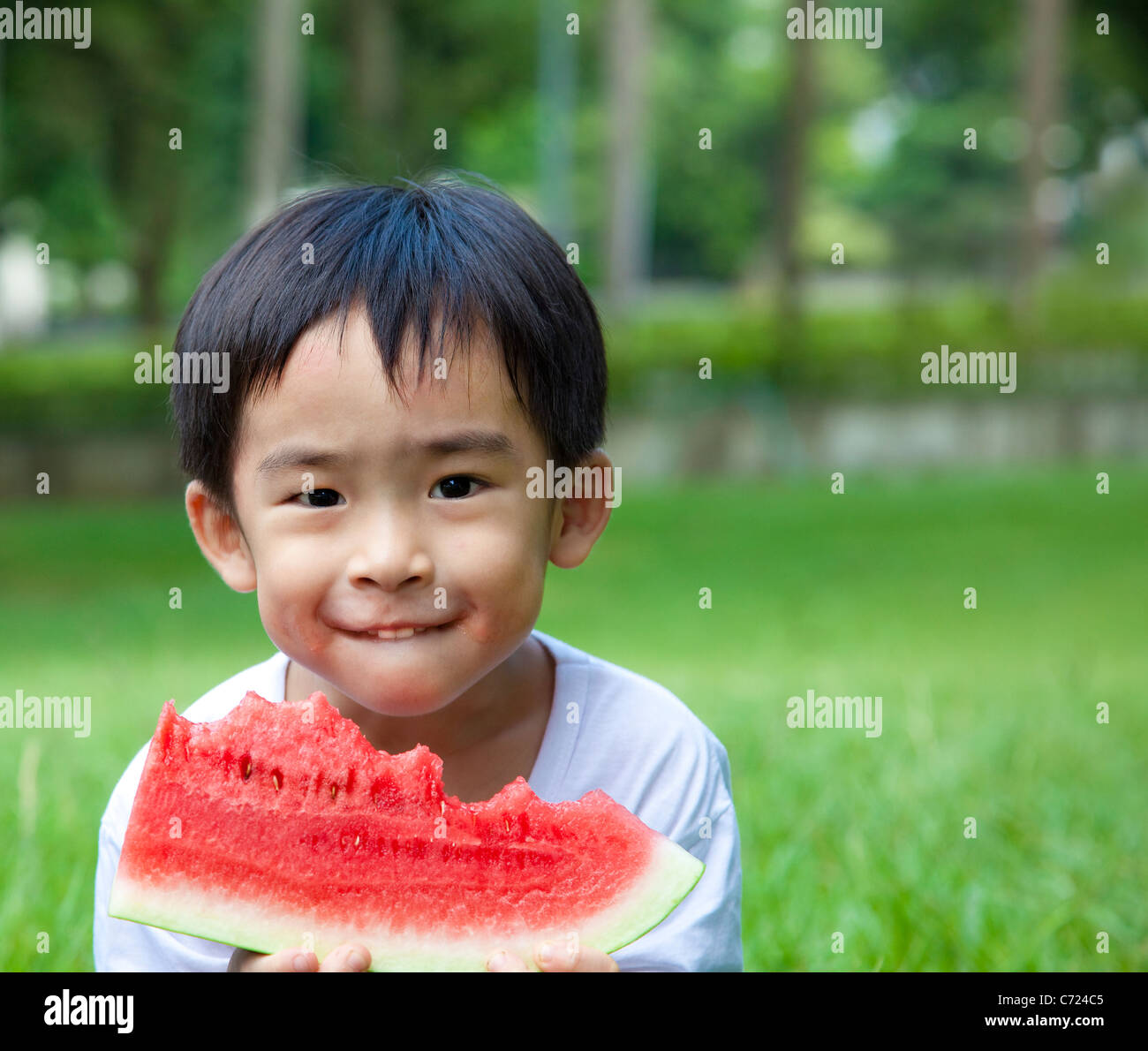 Chinese eat boy hi-res stock photography and images - Alamy