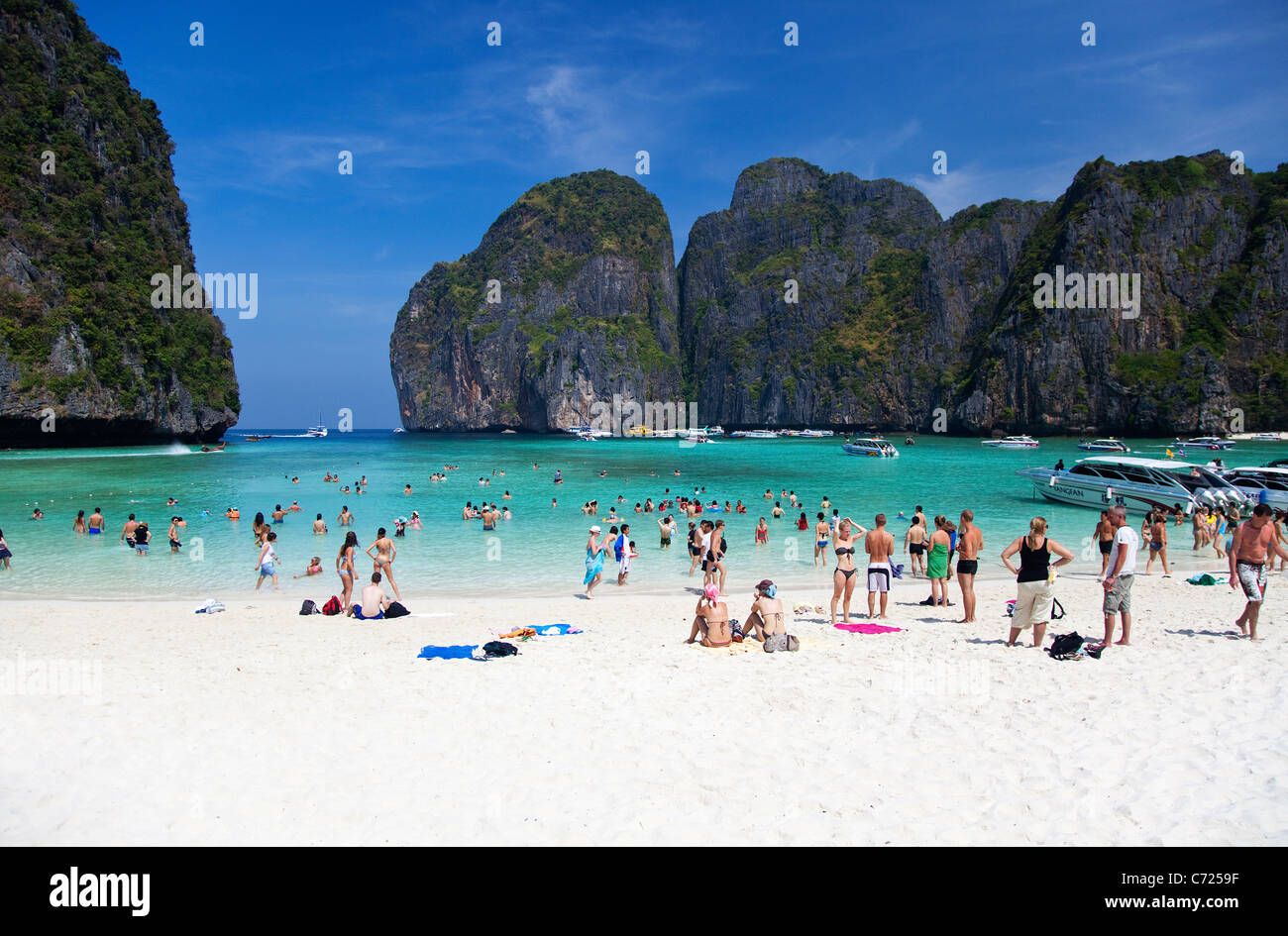 Maya Bay, Ko Phi-Phi Leh, Thailand Stock Photo - Alamy