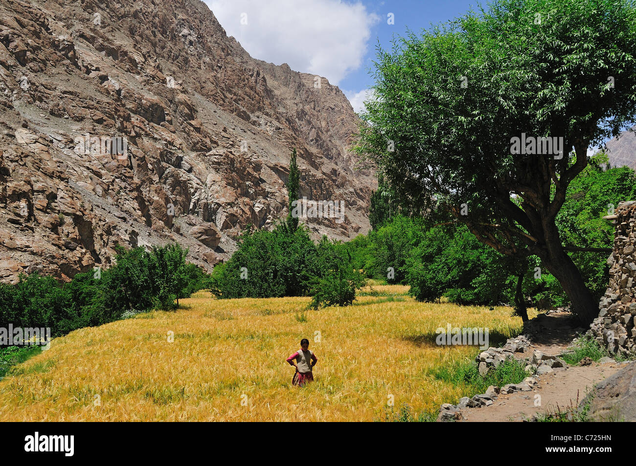 Remote mountain village hi-res stock photography and images - Alamy