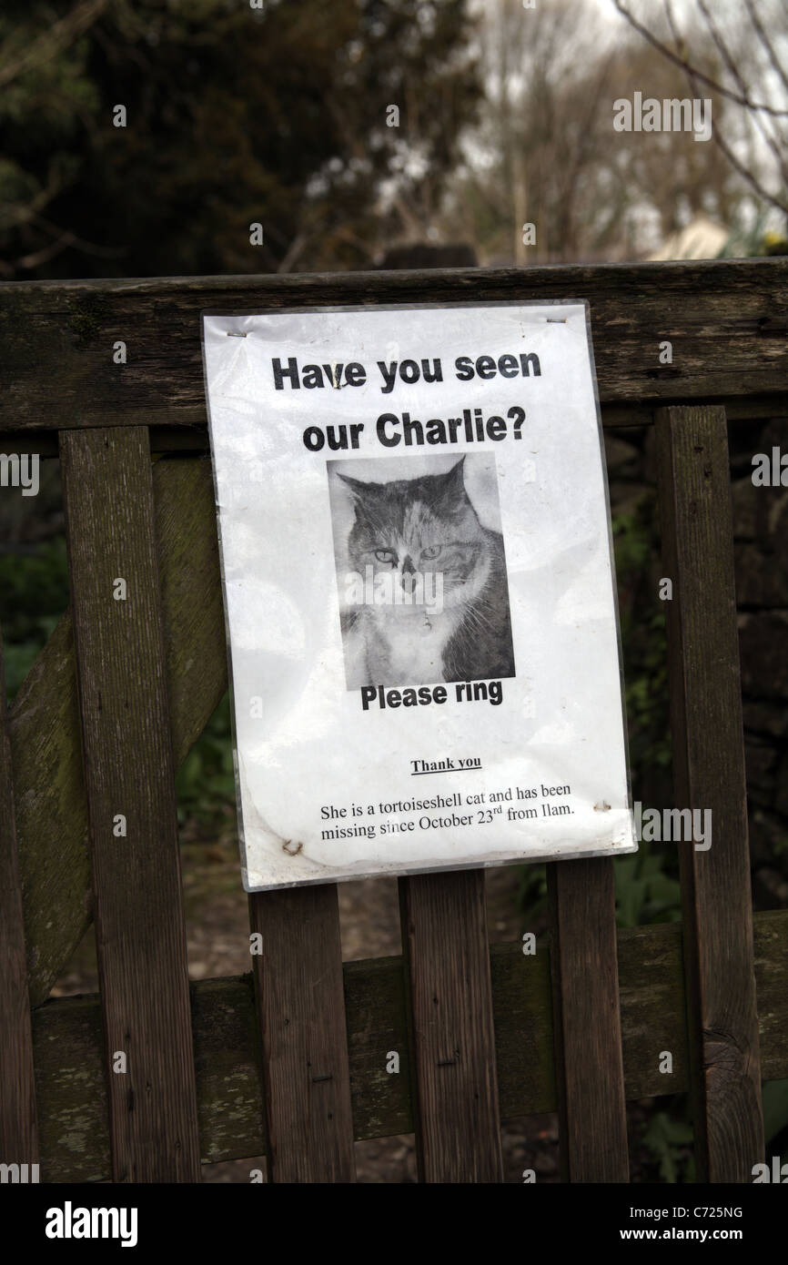 Missing sign hi-res stock photography and images - Alamy