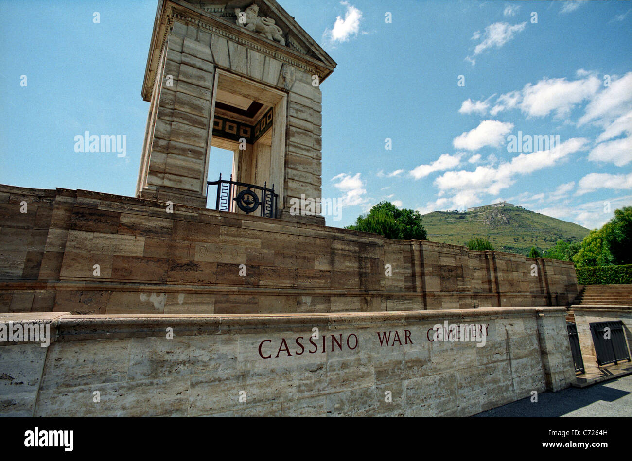 Commonwealth cassino cemetery italy hi-res stock photography and images ...