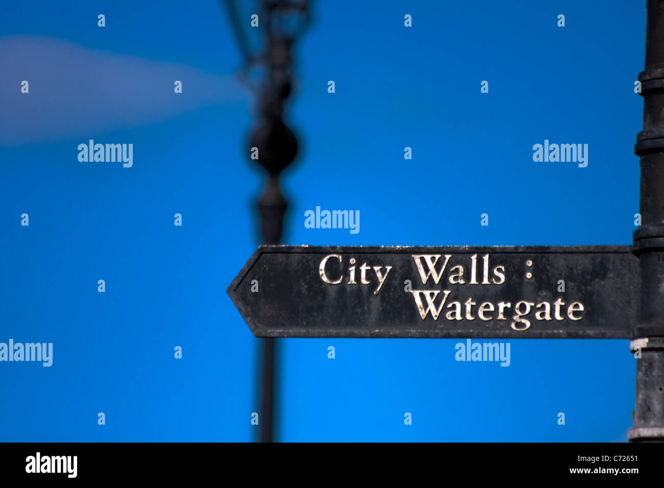 Bridge abutment walls hi-res stock photography and images - Alamy