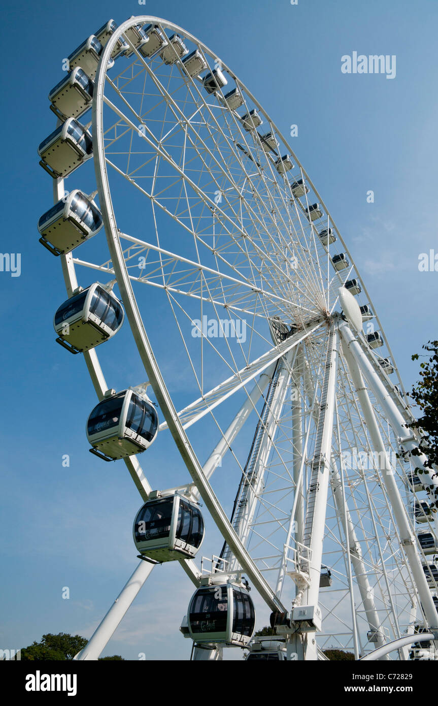 Big ferris wheel carriages hi-res stock photography and images - Alamy