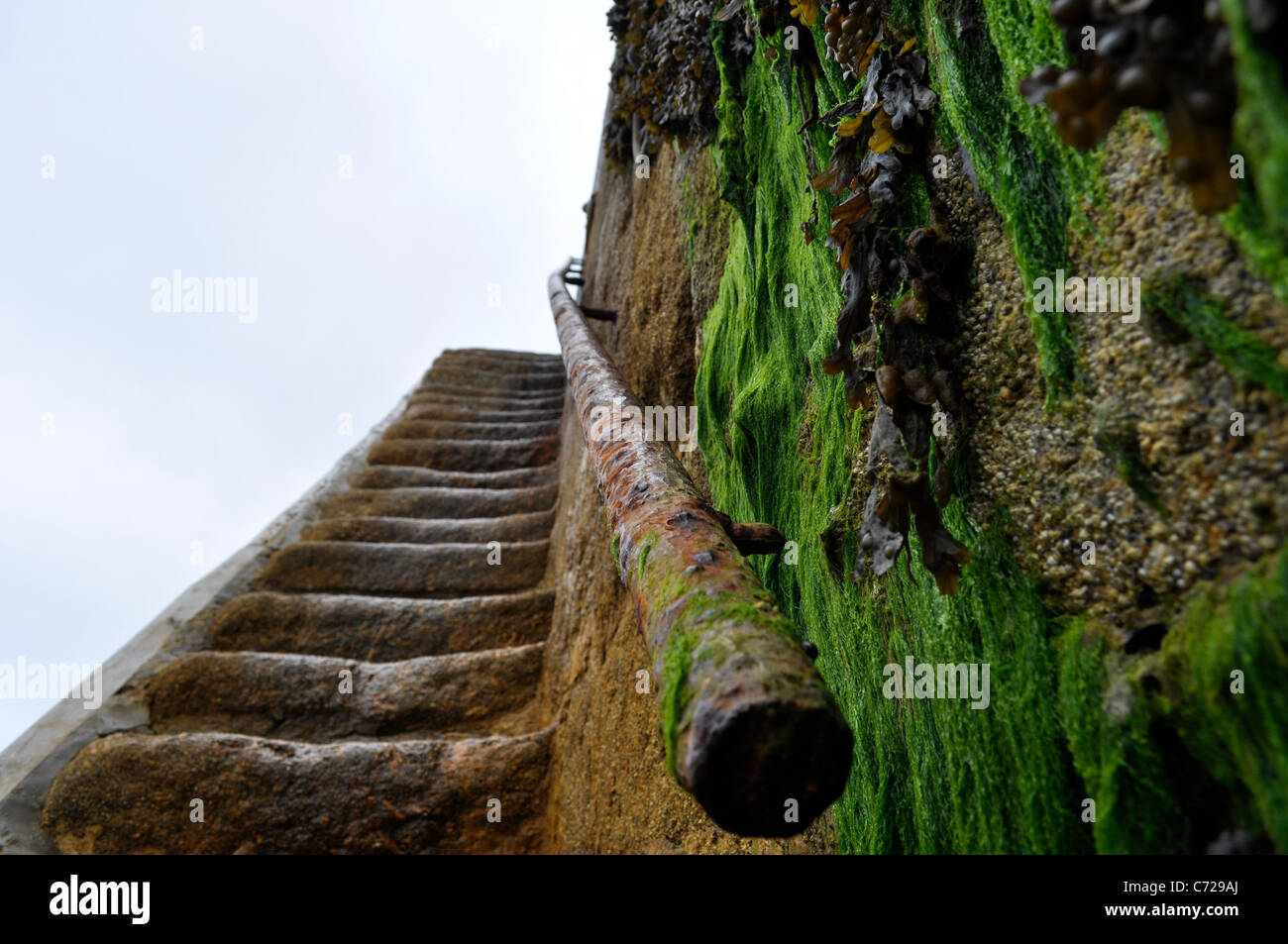 Rusty hand rail hi-res stock photography and images - Alamy