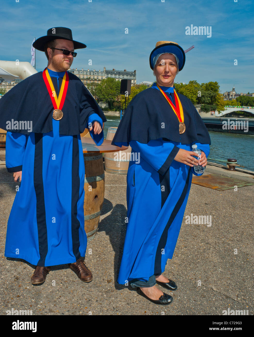 Traditional parisian figure hi-res stock photography and images - Alamy