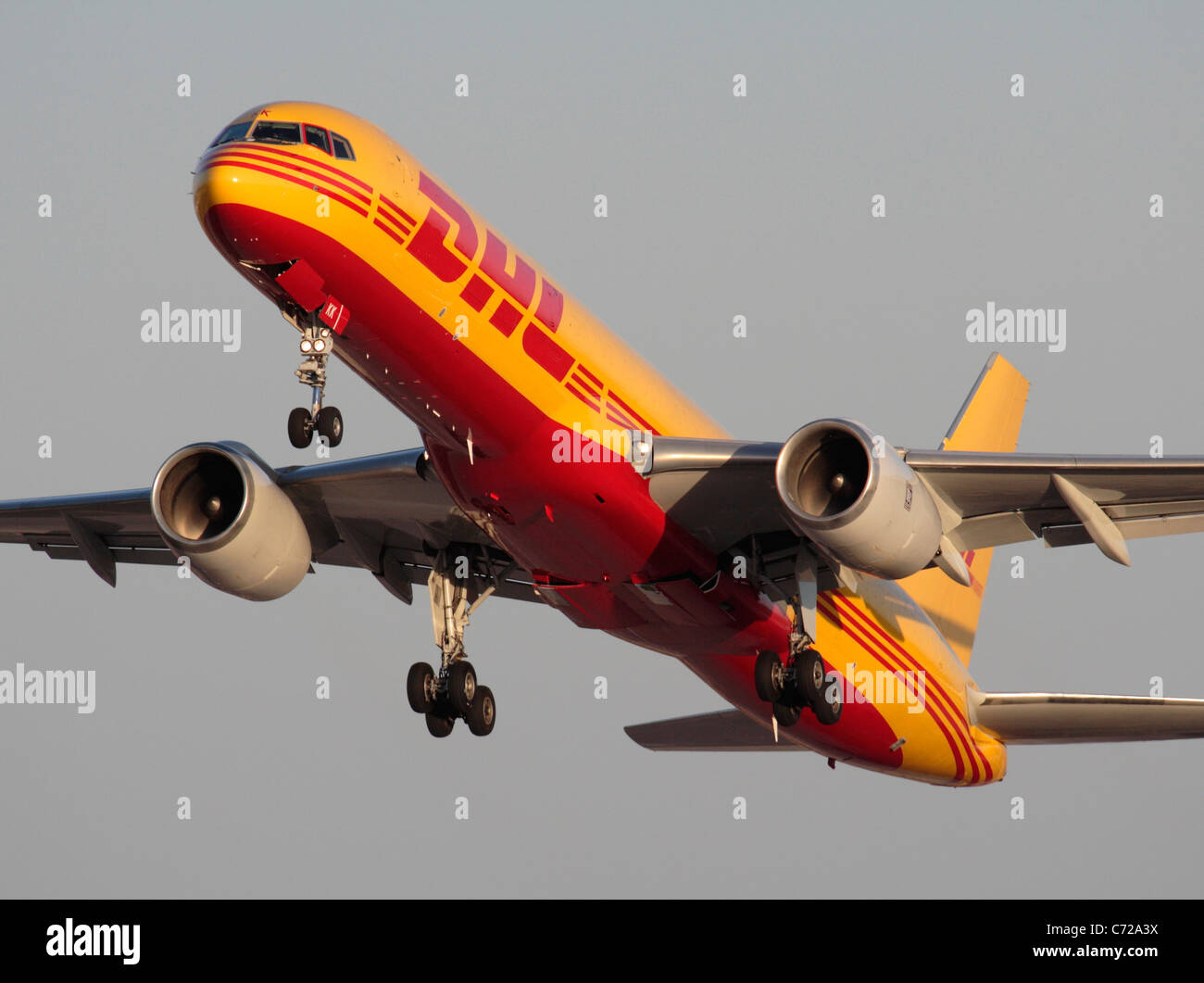 Dhl boeing 757 cargo aircraft hi-res stock photography and images - Alamy