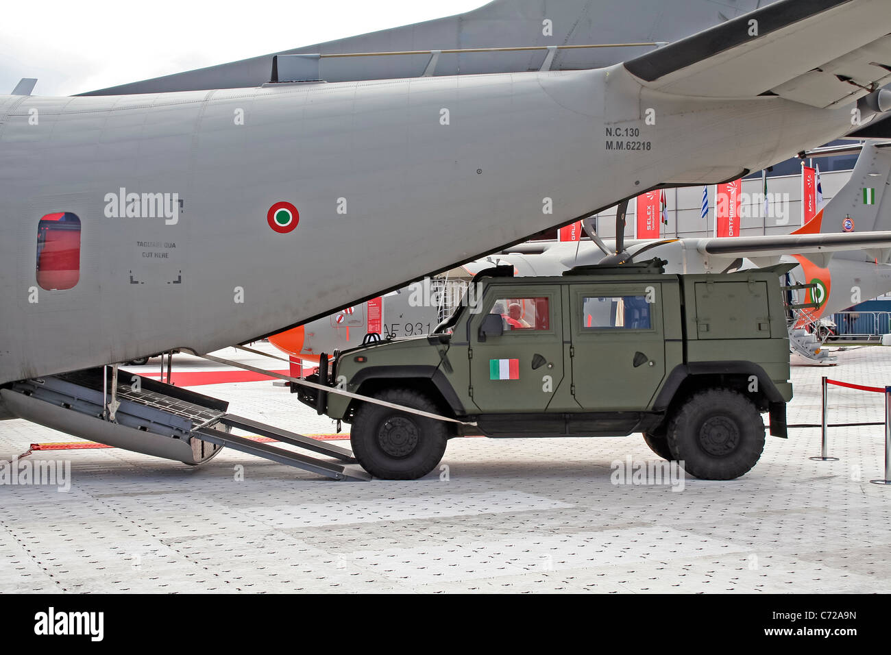 Loading aircraft hi-res stock photography and images - Alamy