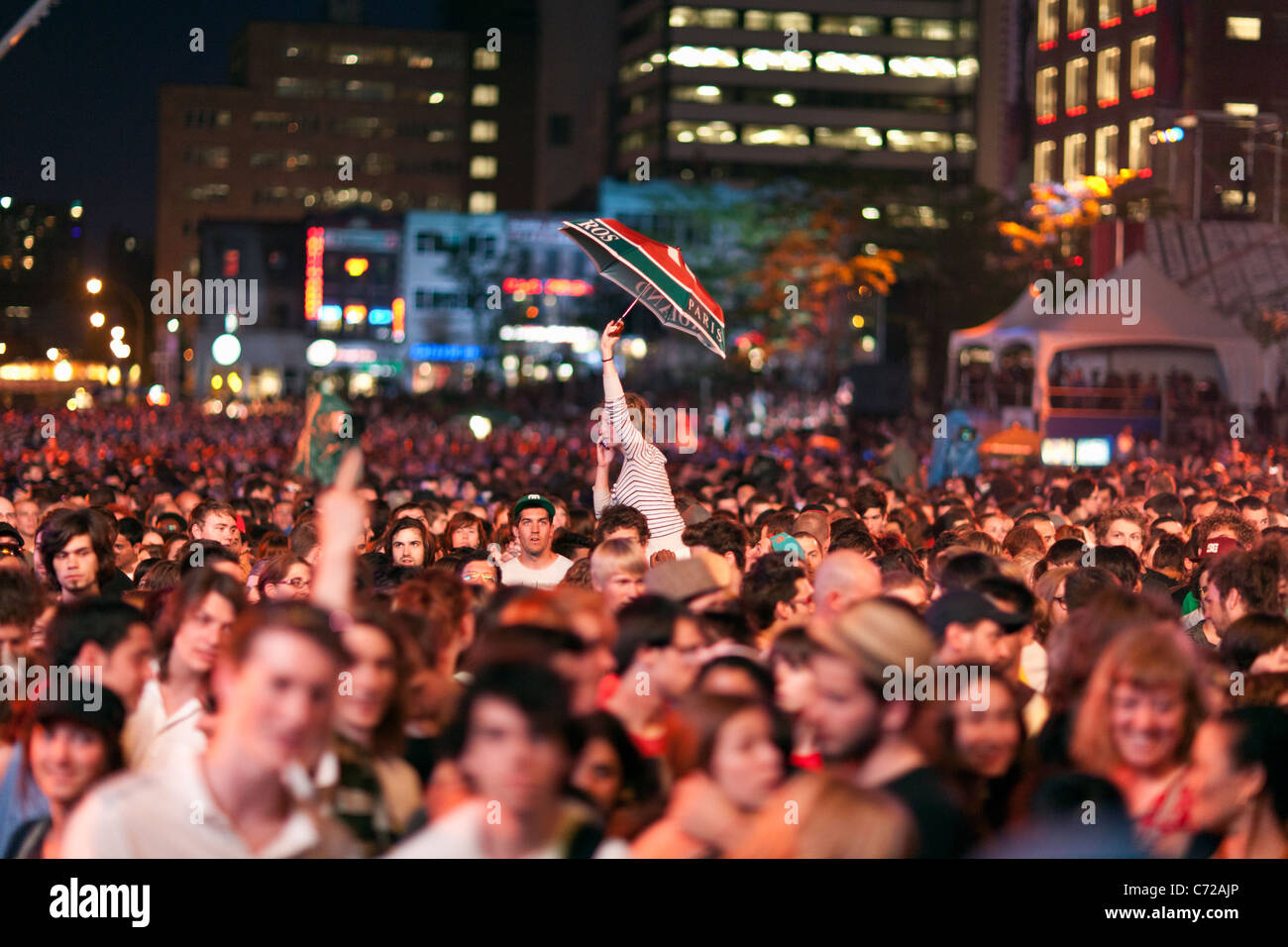 Party goers crowd hi-res stock photography and images - Alamy