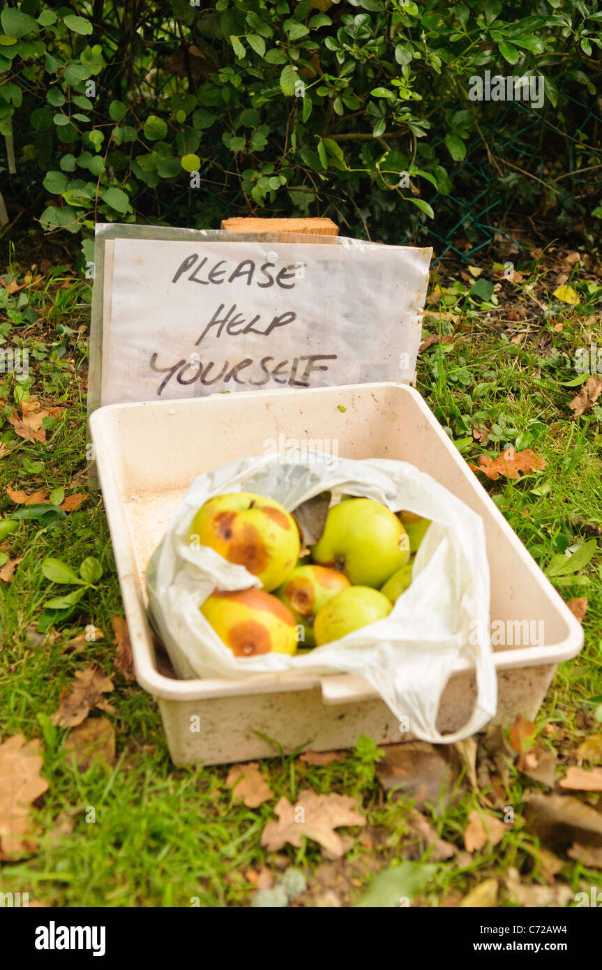 Please take free sign hi-res stock photography and images - Alamy