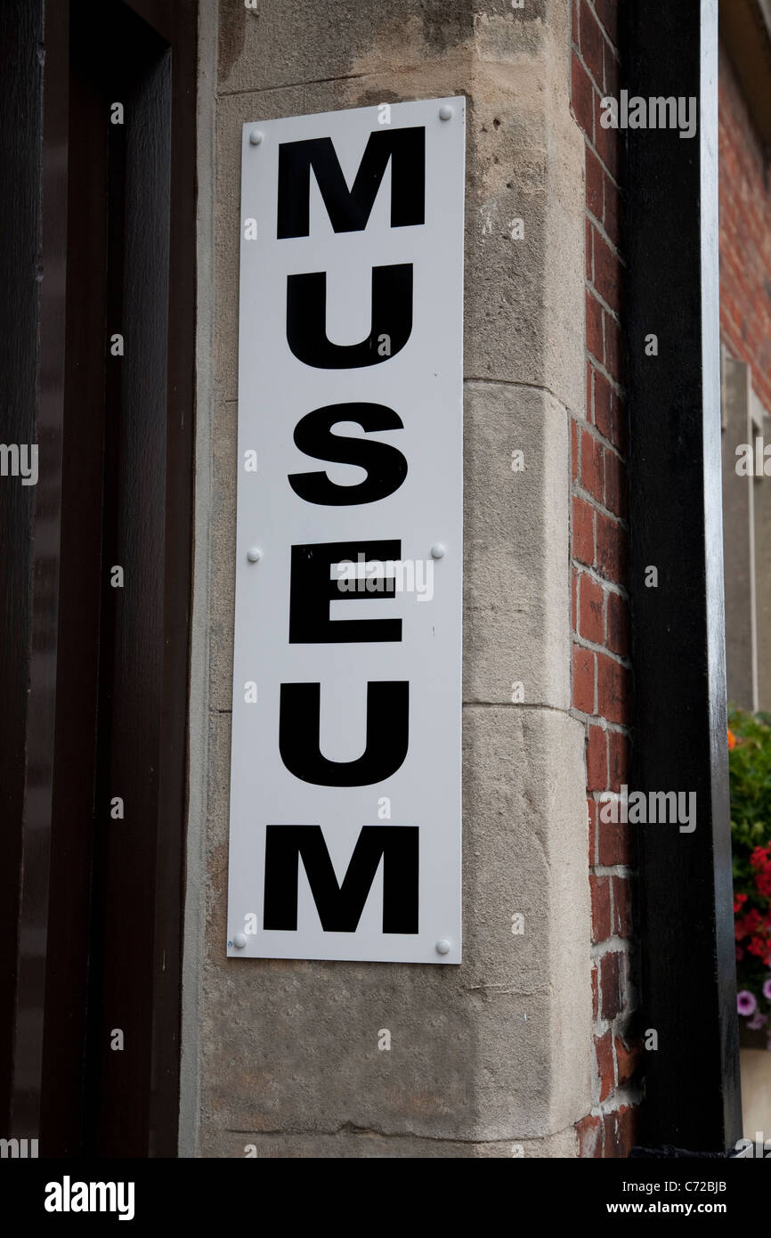 Museum Sign against Stone Wall ay Building Entrance Stock Photo - Alamy