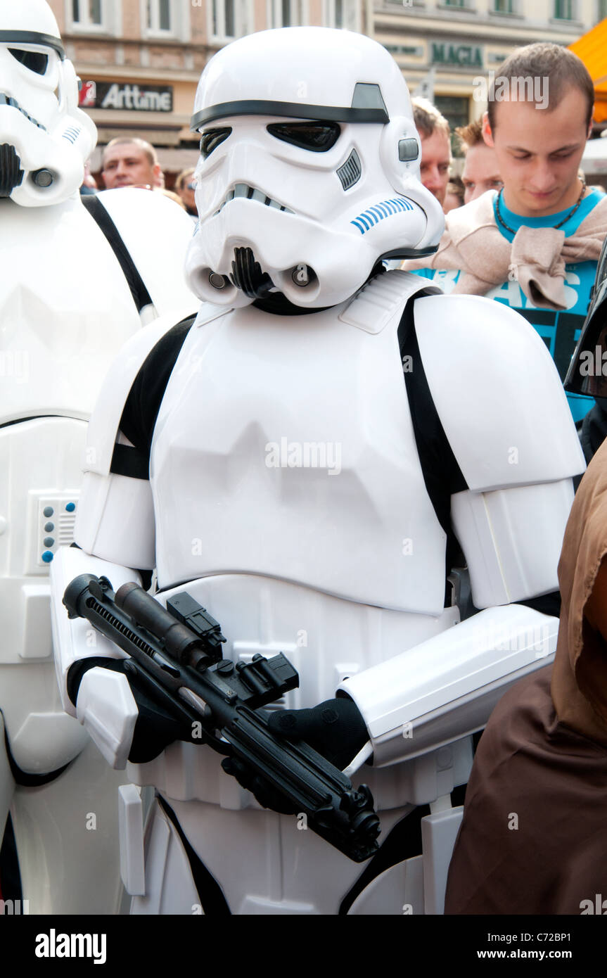 Costumed star wars fans hi-res stock photography and images - Alamy