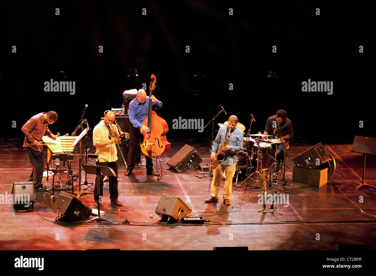 Musical quintet concert hi-res stock photography and images - Alamy