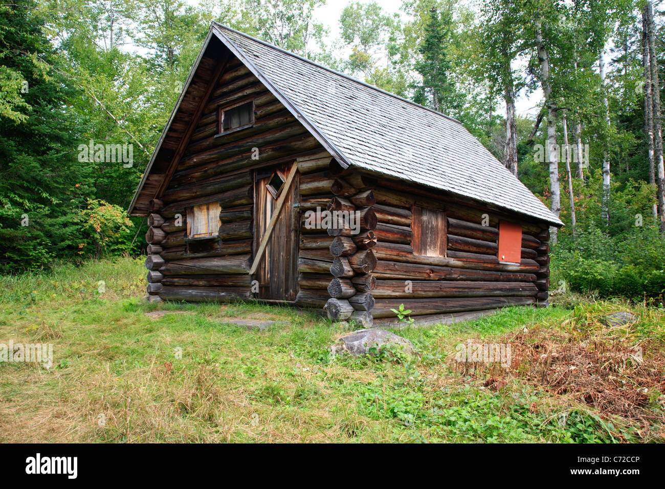 The Fabyan Guard Station on Cherry Mountain Road in the White Mountains ...