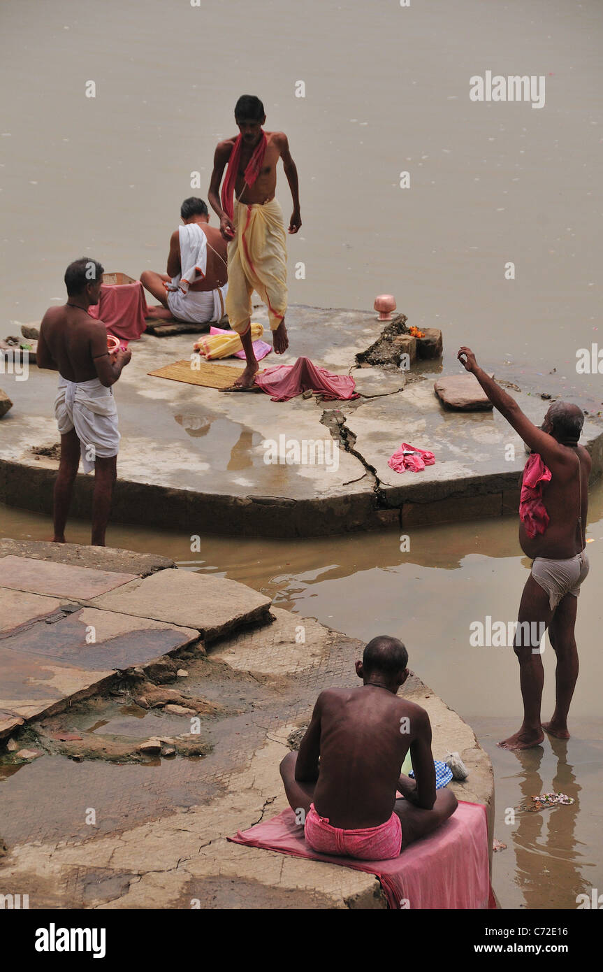 People bathing by the Holly ganges River Stock Photo - Alamy