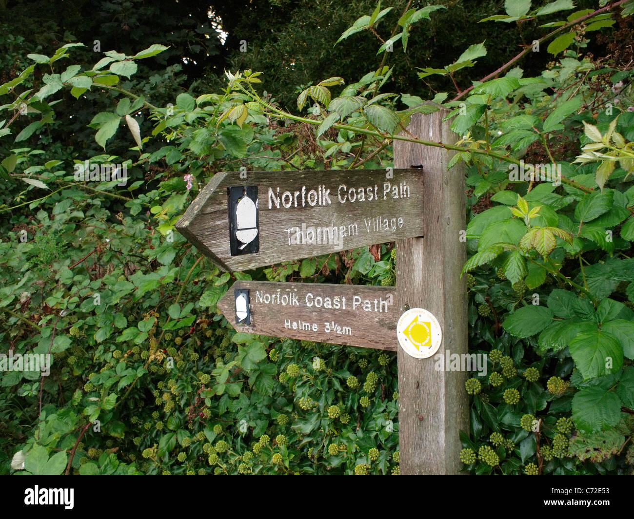 English coast path sign hi-res stock photography and images - Alamy