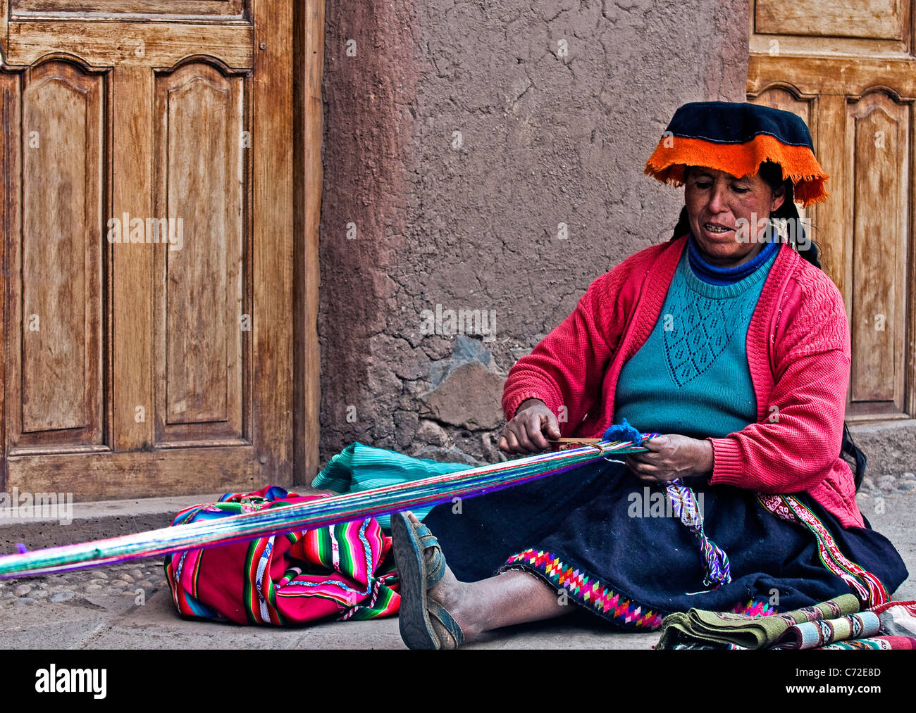Indigenous quechua weaver hi-res stock photography and images - Alamy